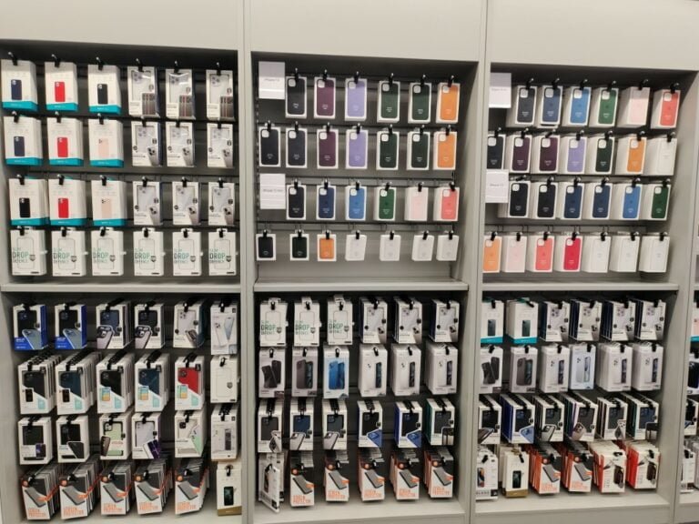 Unicorn Launched Gurugram’s First Apple Flagship Store at Cyber Hub